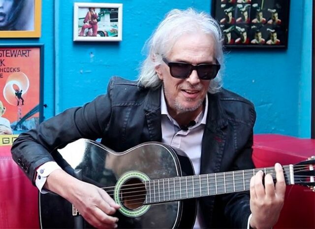 Ciro Pessoa, co-fundador da banda de rock Titãs, morre aos 62 anos ...