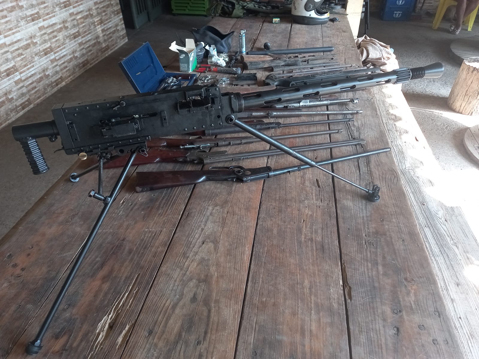 Piracicaba (SP): 10º BAEP apreende metralhadora antiaérea, espingardas e revólveres do crime ...