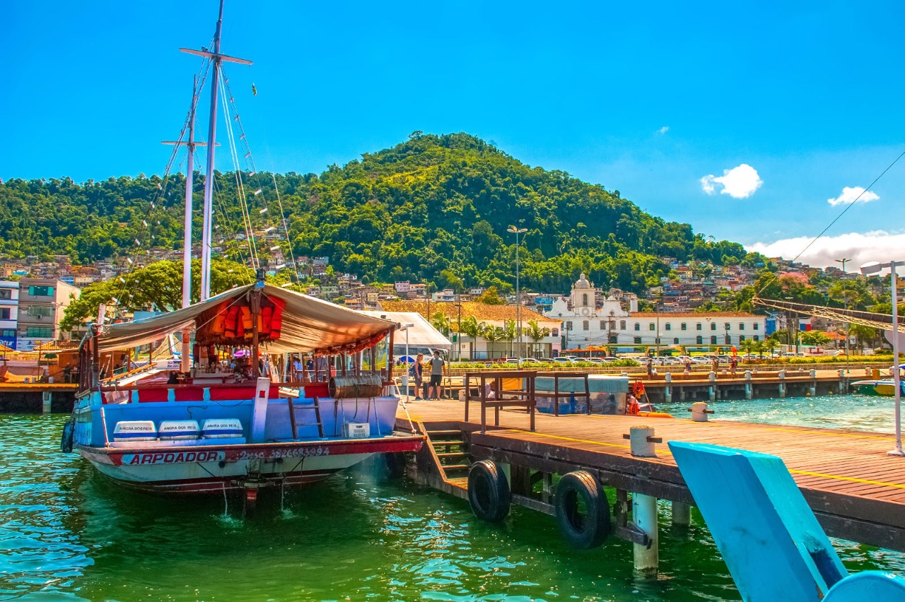 Pacote de viagem saindo de Piracicaba tem passagens e hotel para Angra ...